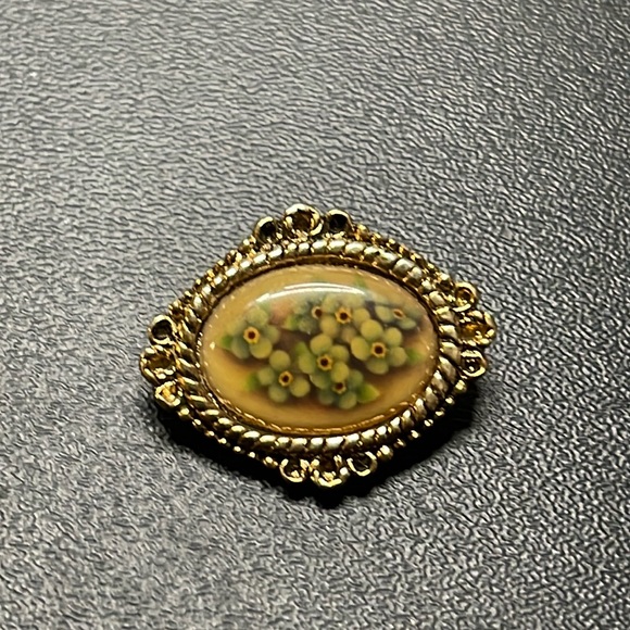 Camco | Jewelry | Vintage Camco Gold Tone Pin Brooch | Poshmark
